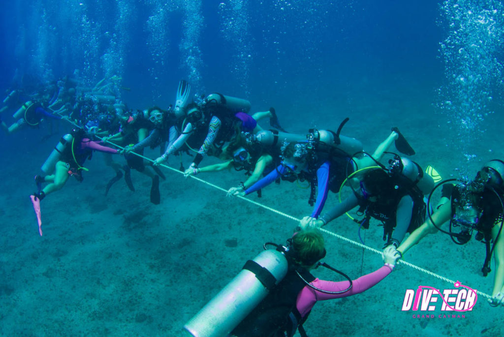 Divetech Breaks World Record for Longest Female Scuba Chain - The Scuba ...