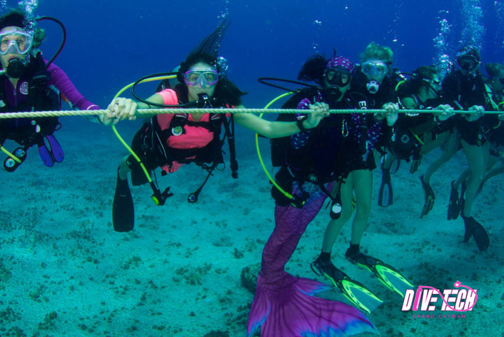 Divetech Breaks World Record for Longest Female Scuba Chain - The Scuba ...