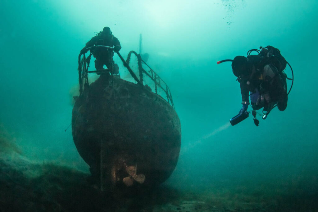 Tragic Diving Incident at Kreidesee Hemmoor: 34-Year-Old Diver Dies ...